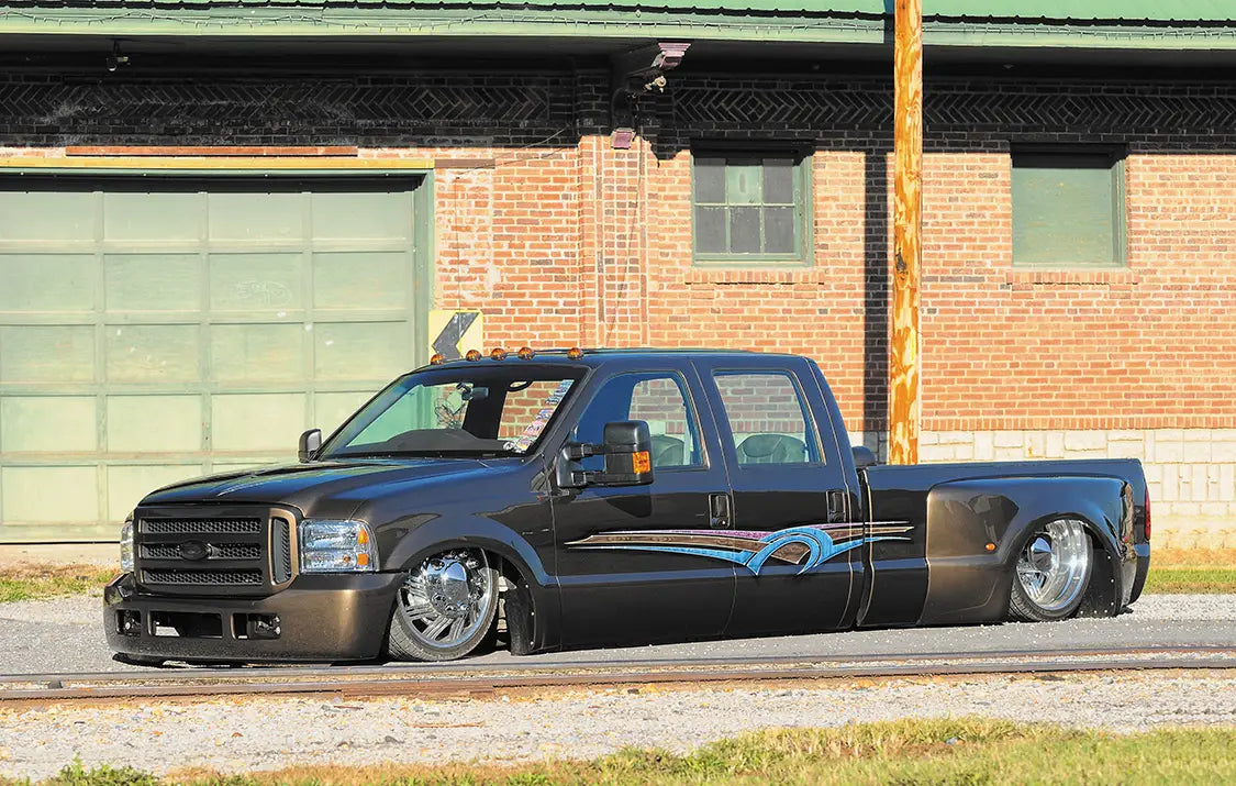 Ruling the Road: Steven Dalton’s Slammed F-350 Dually – Motortopia